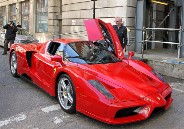 De bizarre Ferrari-collectie van Chris Evans