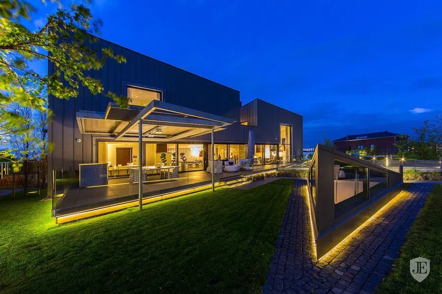 Moderne villa in Heerlen is om je vingers bij af te likken