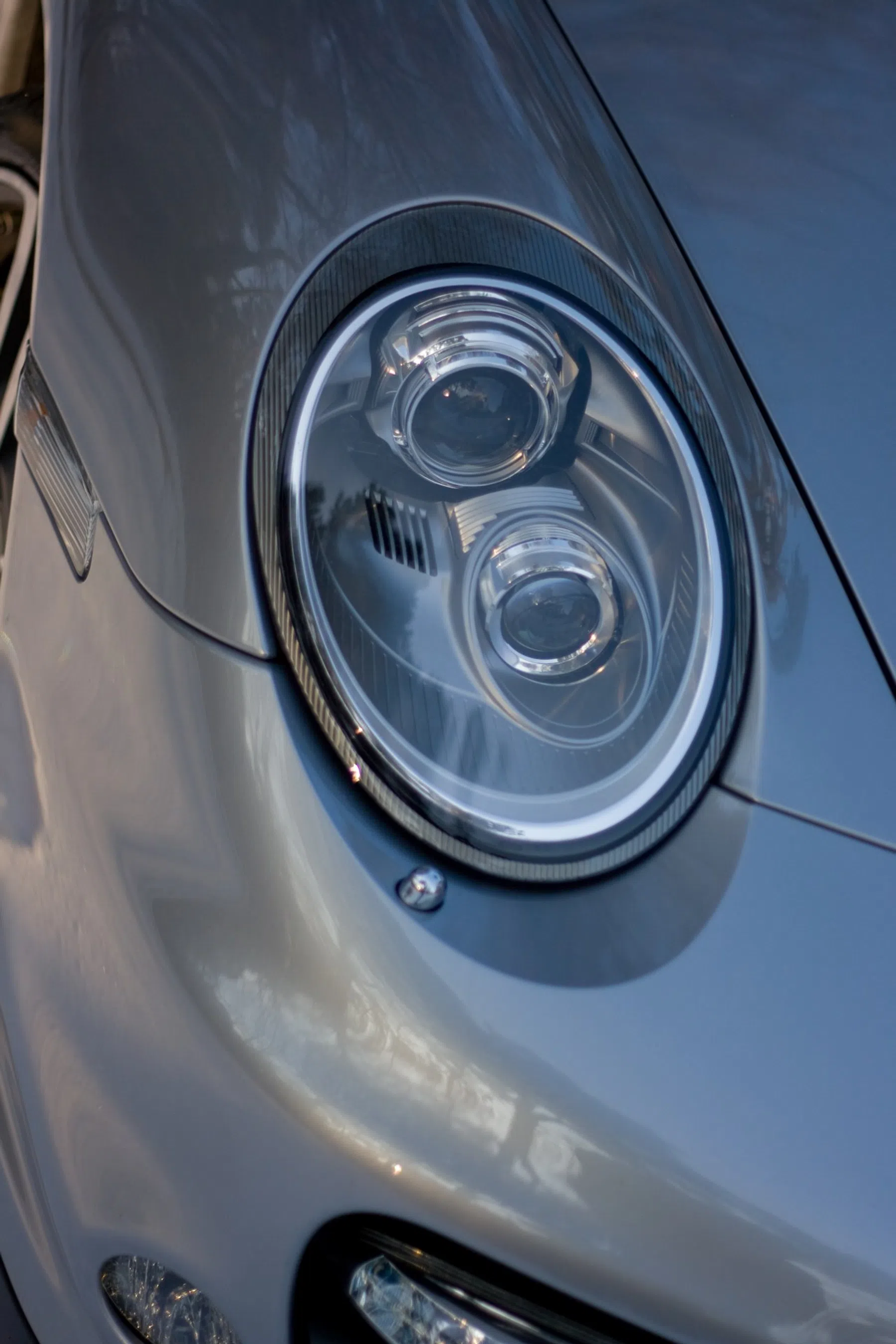 Kies maar: Porsche 911 Turbo of Nissan GT-R