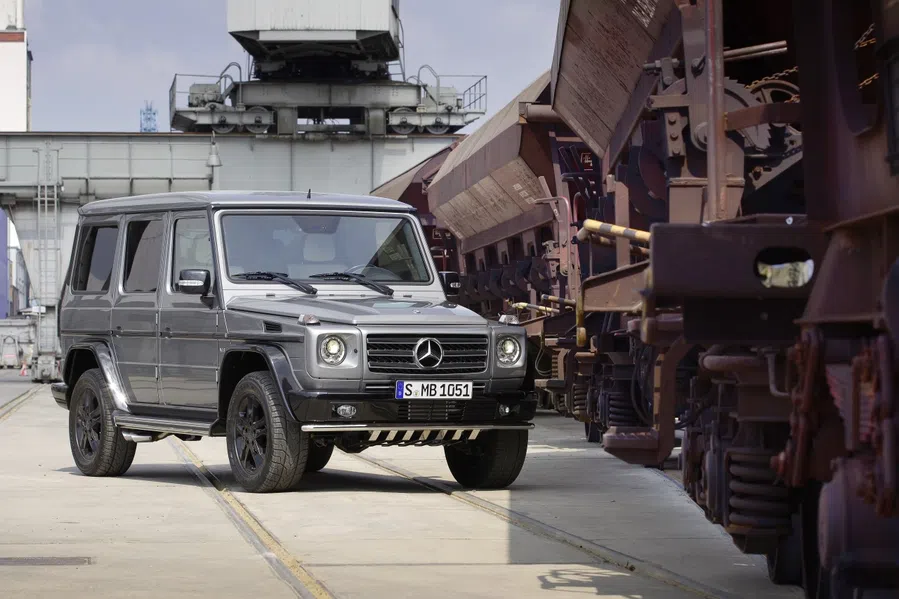 Mercedes G500 “Edition Select” vs G300 CDI