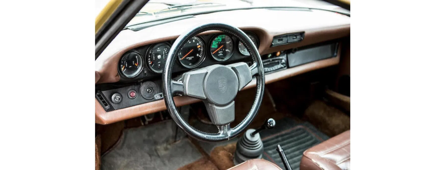 Puike Porsche 911 uit The Bridge te veil voor goed doel