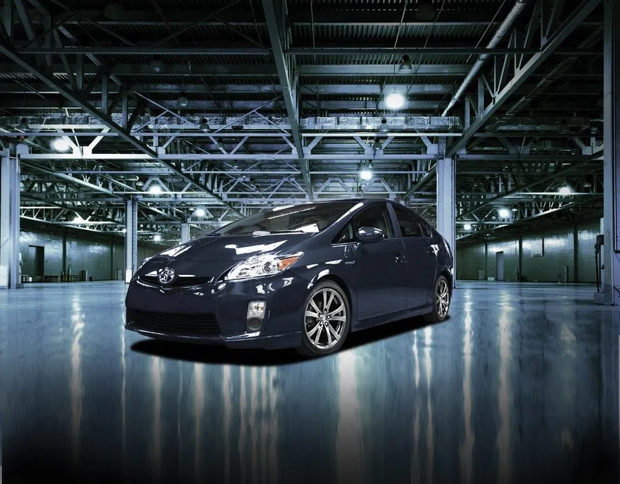 Toyota Prius Plus Performance Package. Poehee.