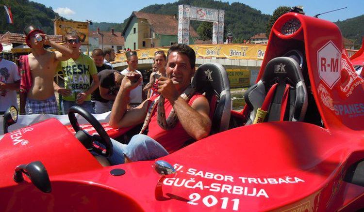 Bosnische Willie Wortel maakt eigen Formule 1-auto