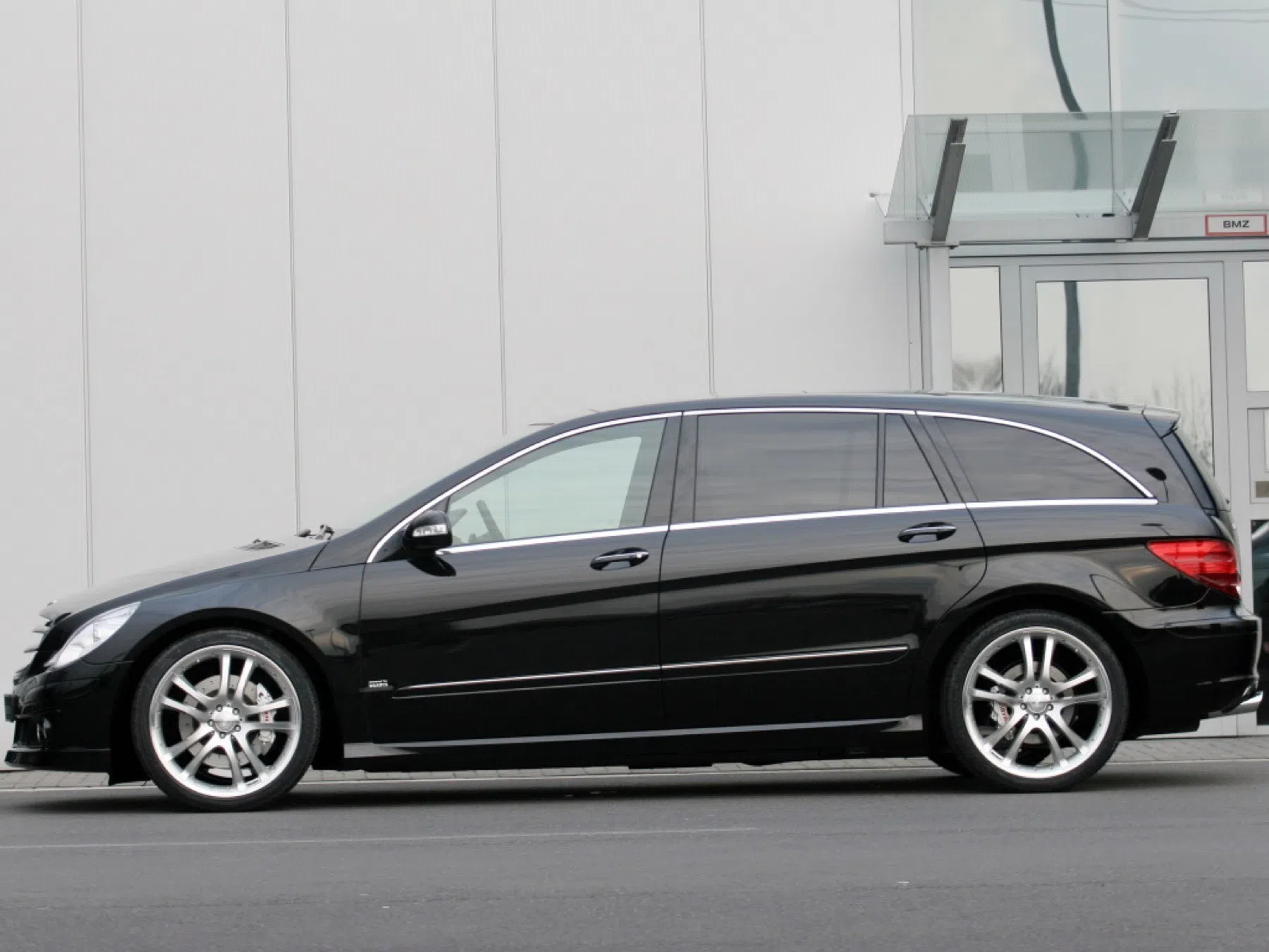 Dit zijn 5 Mercedes R63 alternatieven op een rij