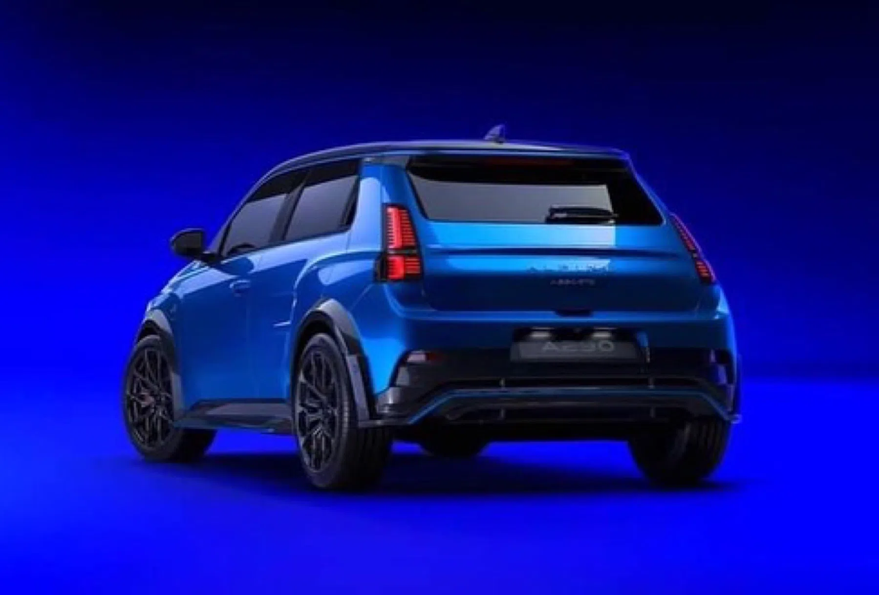 Eerste elektrische hot hatch lekt keihard op het internet