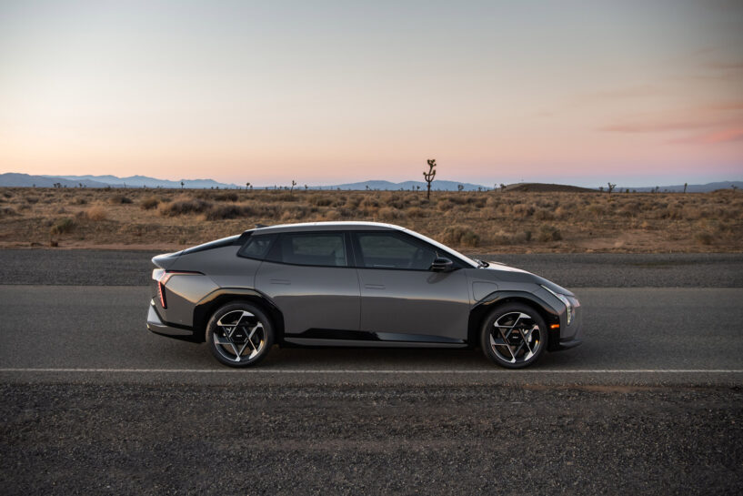 Is de Kia EV4 Sedan de Multipla van 2025?