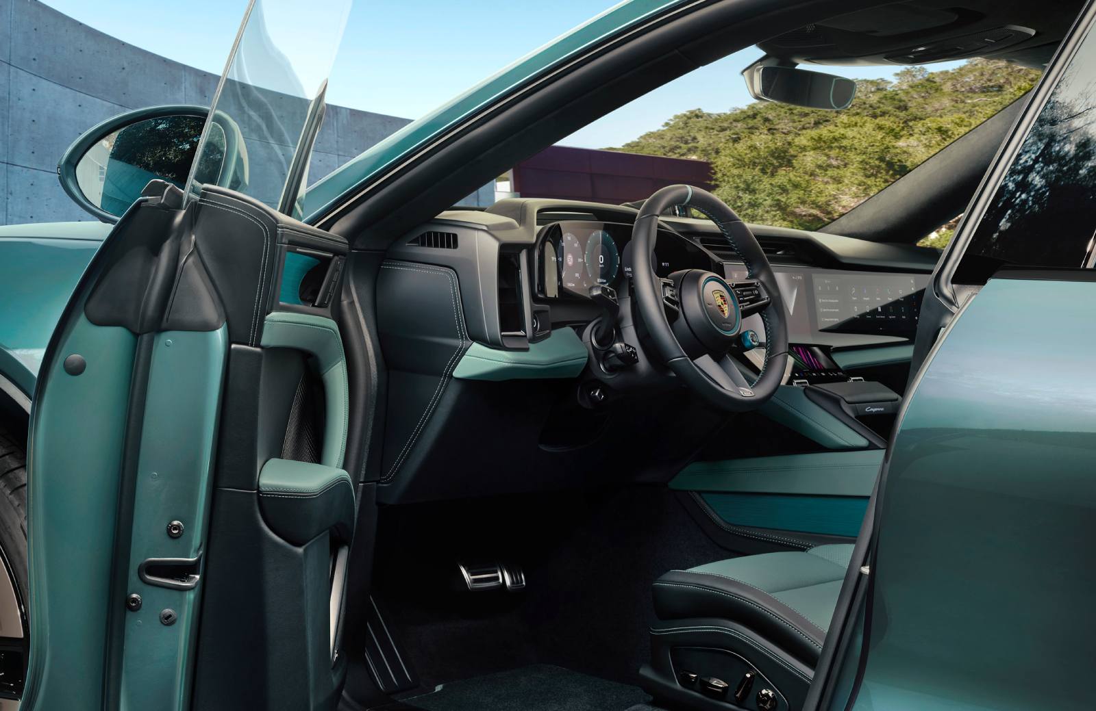 Porsche Cayenne S Electric is hier en heel makkelijk te herkennen!