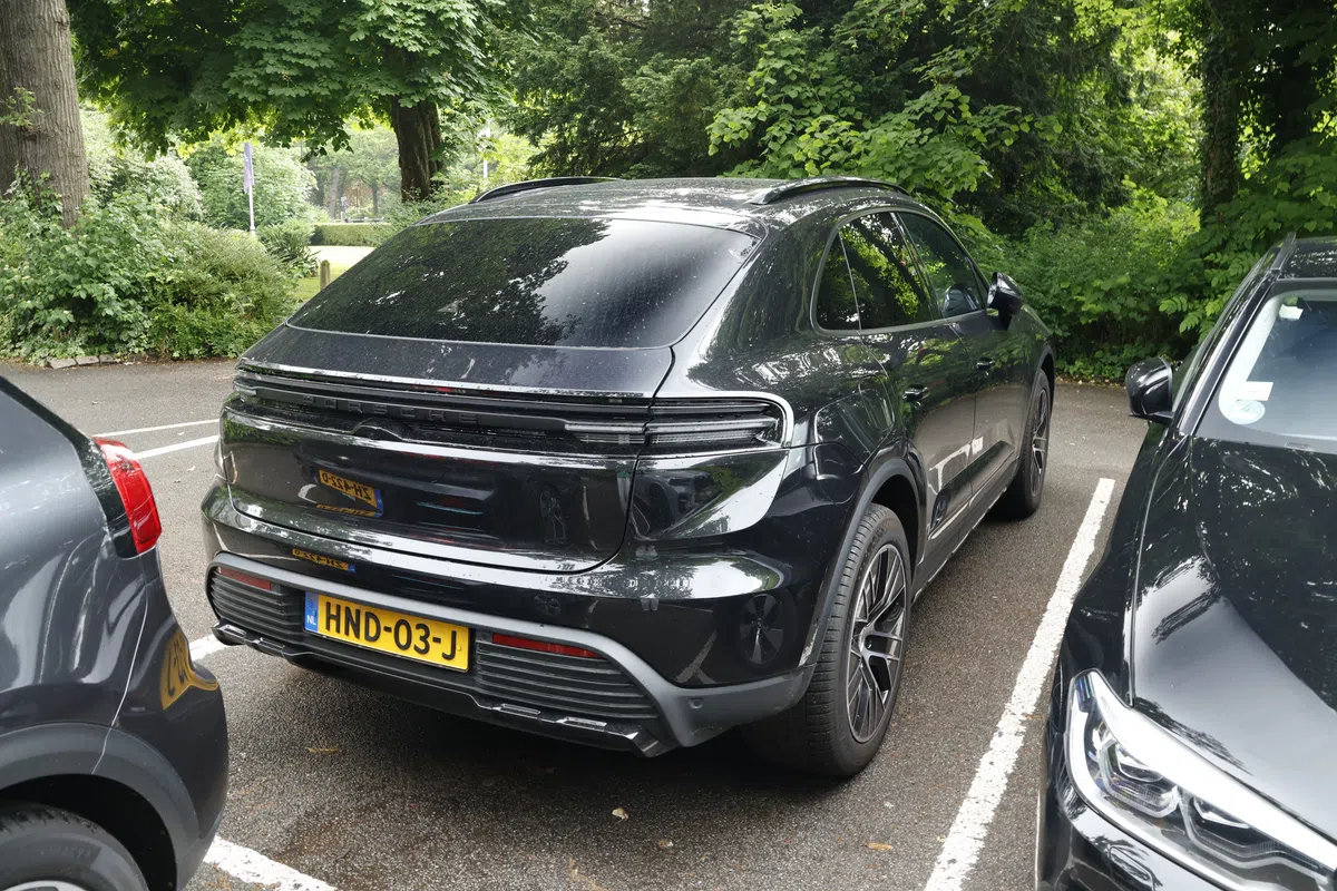 Porsche Macan 4