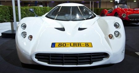 Isis AM01: coachbuild op basis van de Saker GT