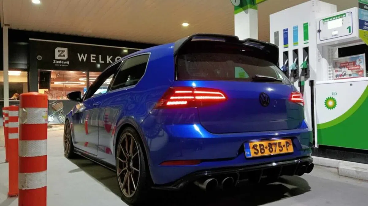 Accijns op benzine gaat naar bijna 1 euro per liter!