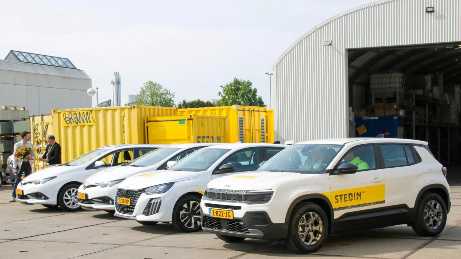 Het stroomnet is overvol, dus Stedin koopt 1.042 EV's!