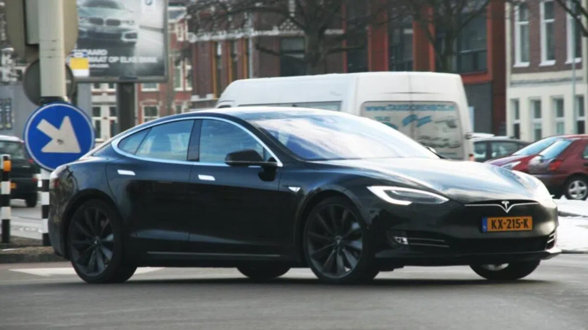 Nederland krijgt als eerste Europese land autonome Tesla's!