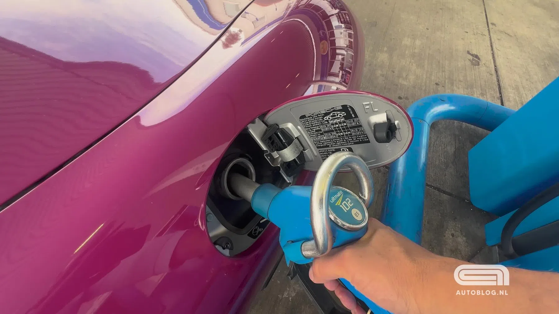 Olieprijs daalt, maar benzine blijft duur: zo zit dat