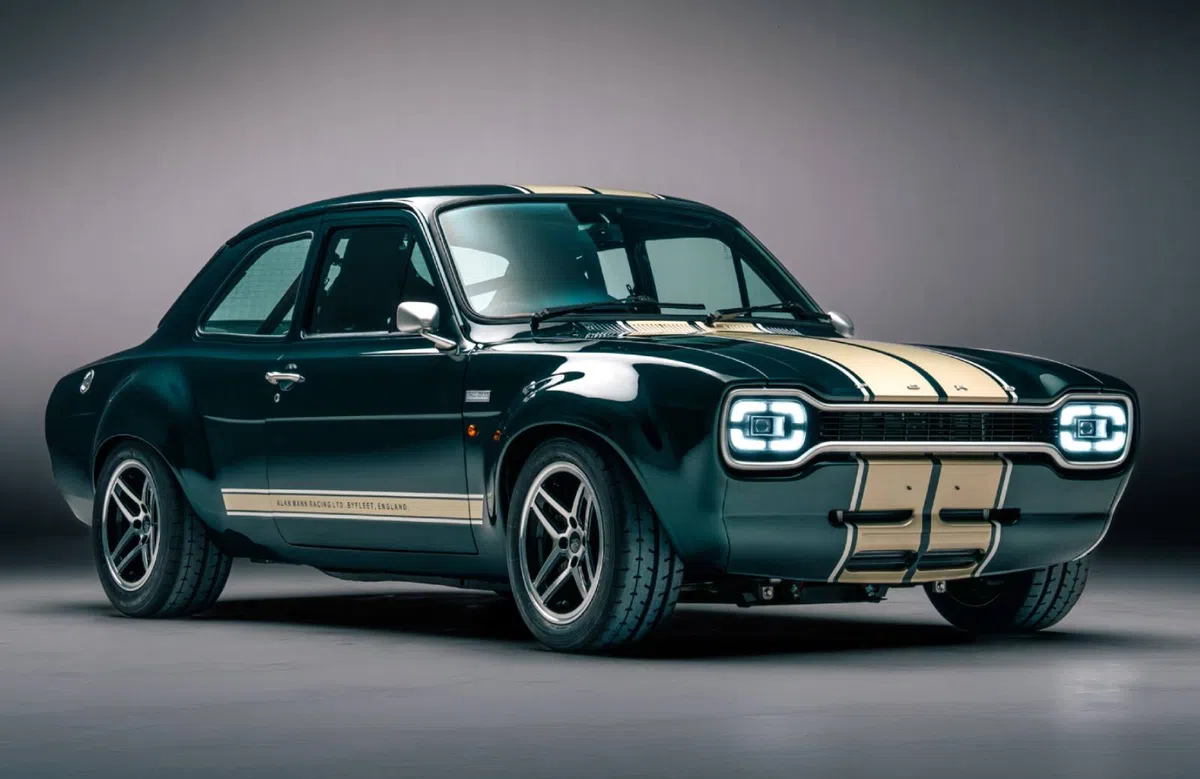 Nieuwe Ford Escort Mk1 RS is GEEN restomod: 330 pk, 10.000 tpm op 895 kilo!
