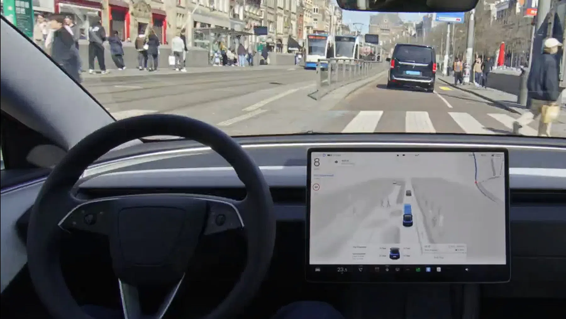 Wordt het Nederlandse verkeer veiliger van zelfrijdende Tesla's? De cijfers